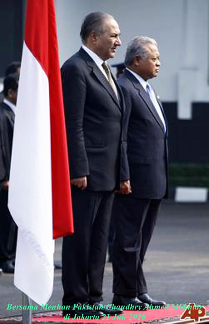 Galeri – 9101. Purnomo Yusgiantoro – Menteri – Loyola 69
